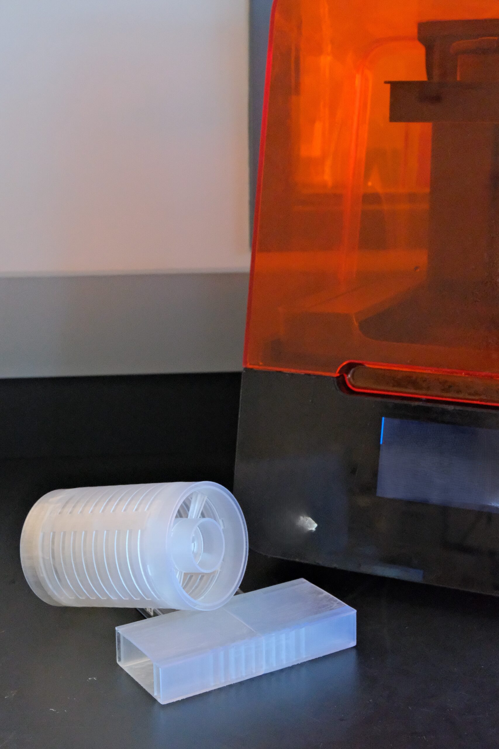 音を遮断しながら風も通す。ボストン大学が騒音問題を解決する革命的メタマテリアル「PGUOM」を発表 | XenoSpectrum