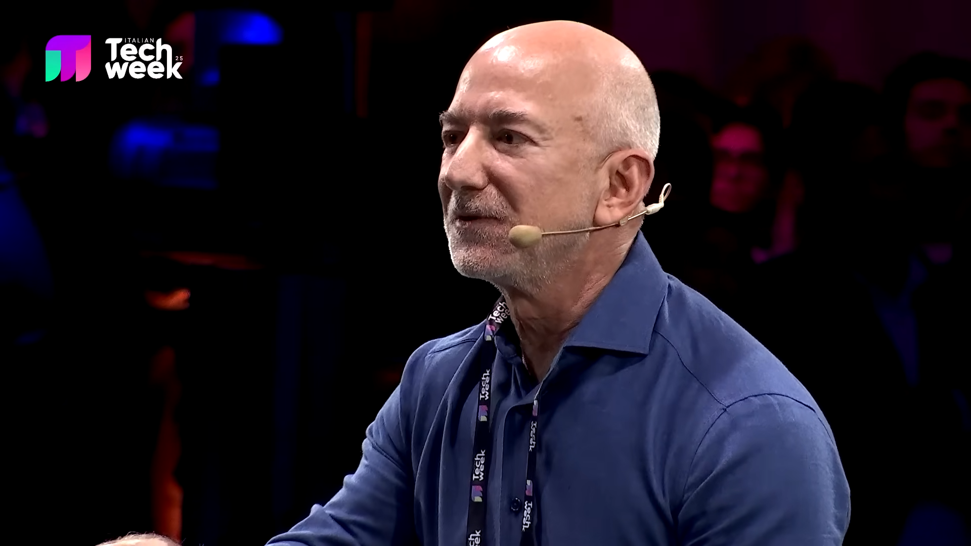 ジェフ・ベゾスがAI激戦区に身を投じる：62億ドルを投じる新会社「Project Prometheus」の共同CEO就任が意味するもの ...